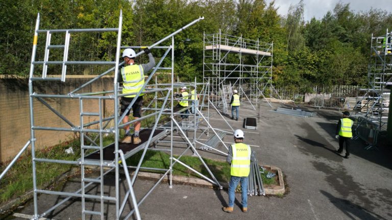 Choose a safe access tower in 5 steps - Safe Working At Height Week